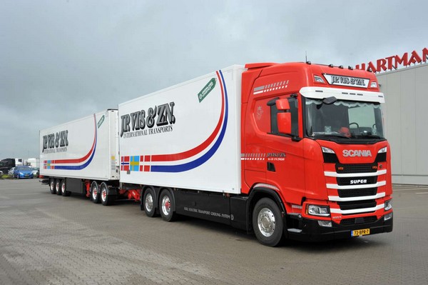 Twee nieuwe Ecocombi's voor transport richting Scandinavië