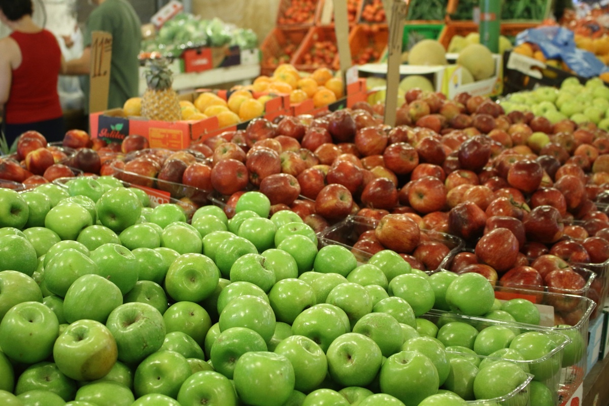 The season in which the Middle Eastern fruit market doesn't crash