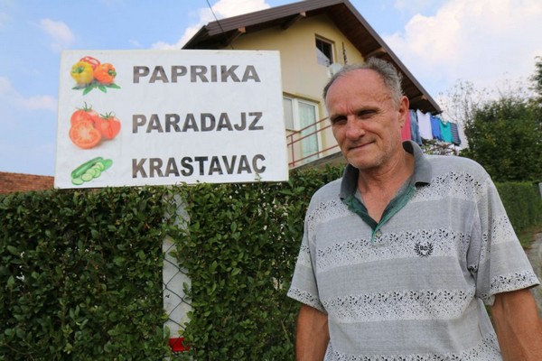 Bosnia and Herzegovina: Three families harvest fruits of their hard labour