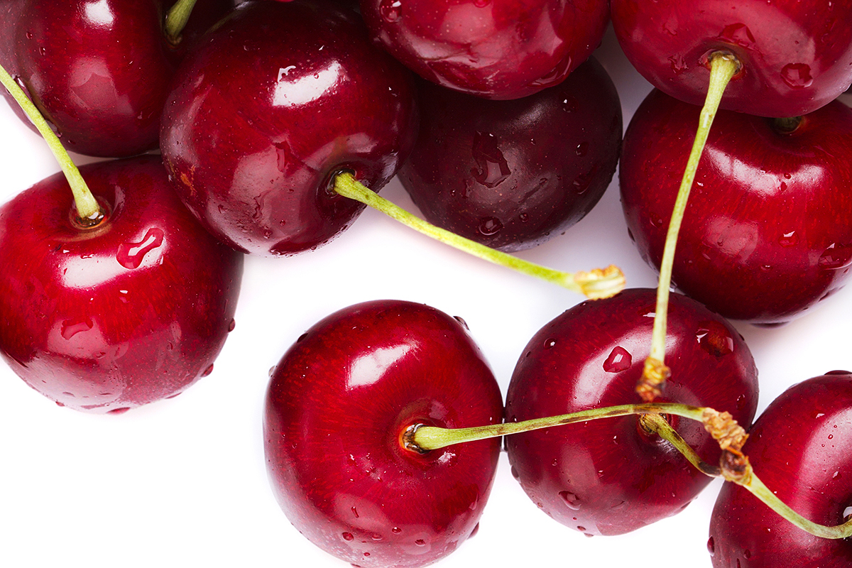 Cherries on board the Maersk Saltoro resume their journey after ship ...