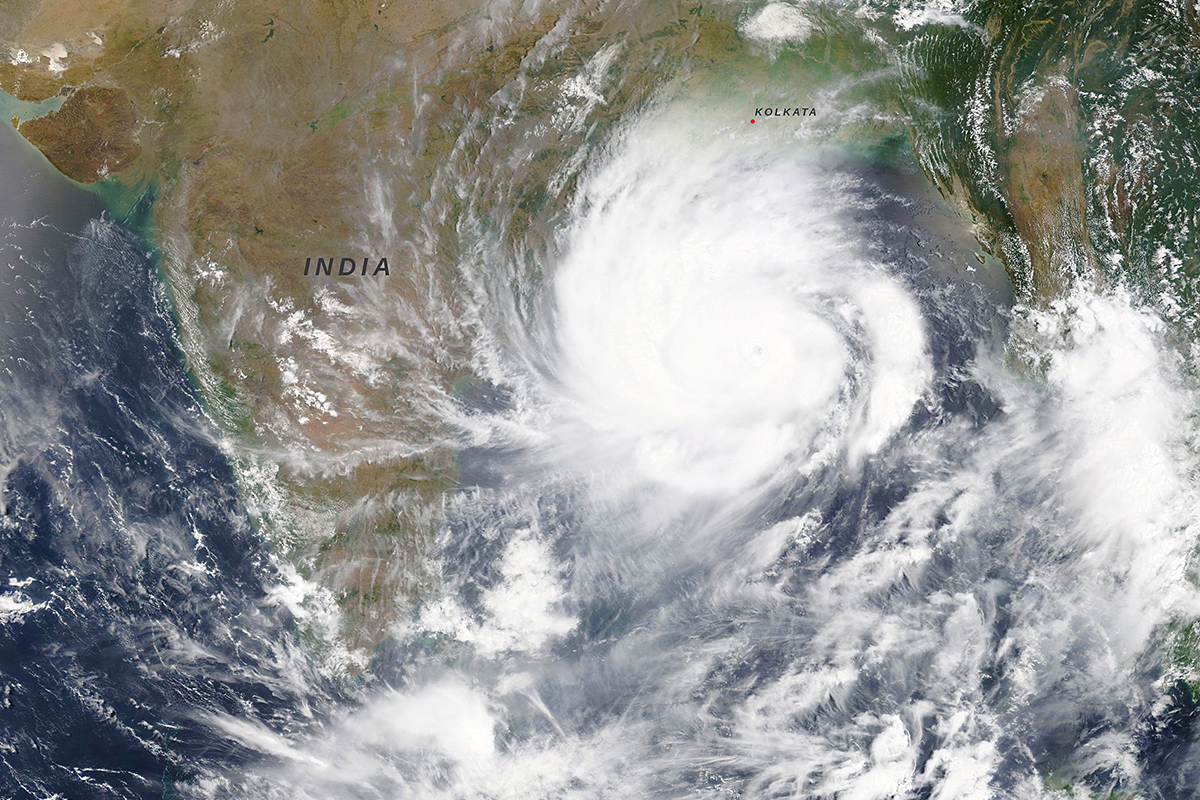 Cyclone Garance devastates fruit crops on Réunion Island
