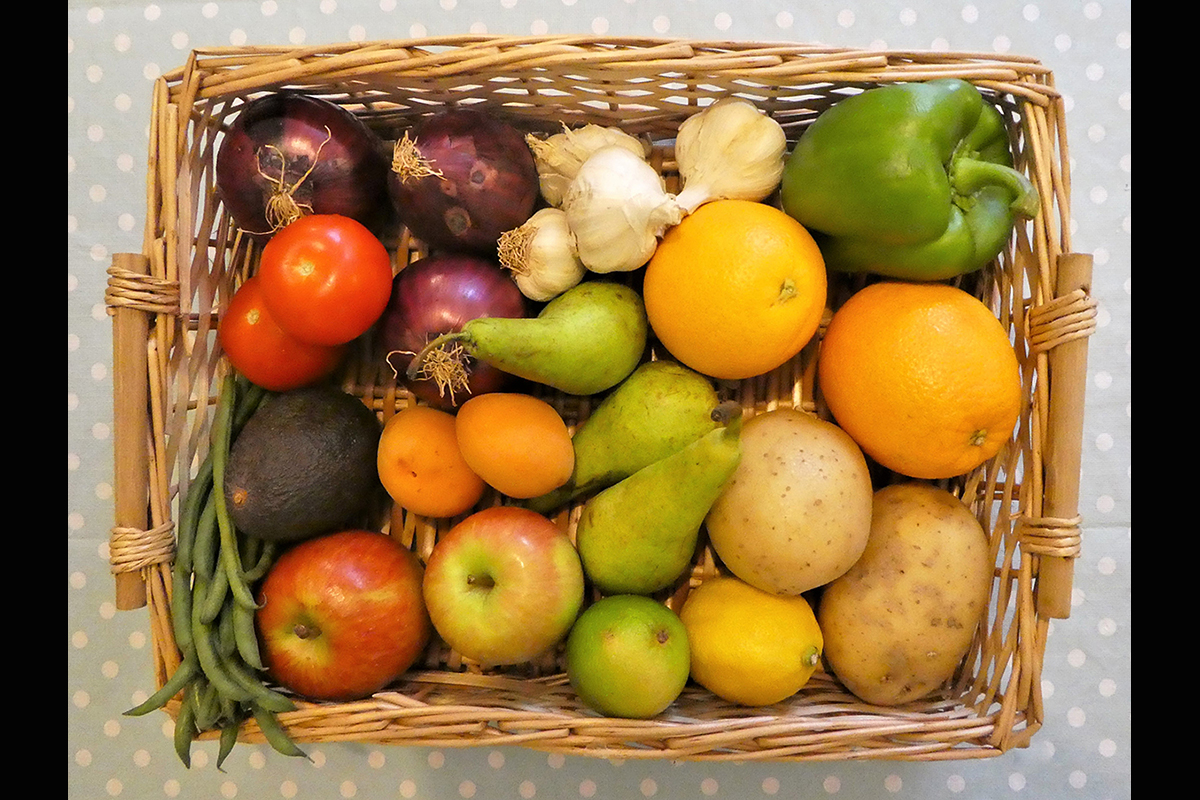 Fresh produce and nuts lead EU food safety alerts in 2024