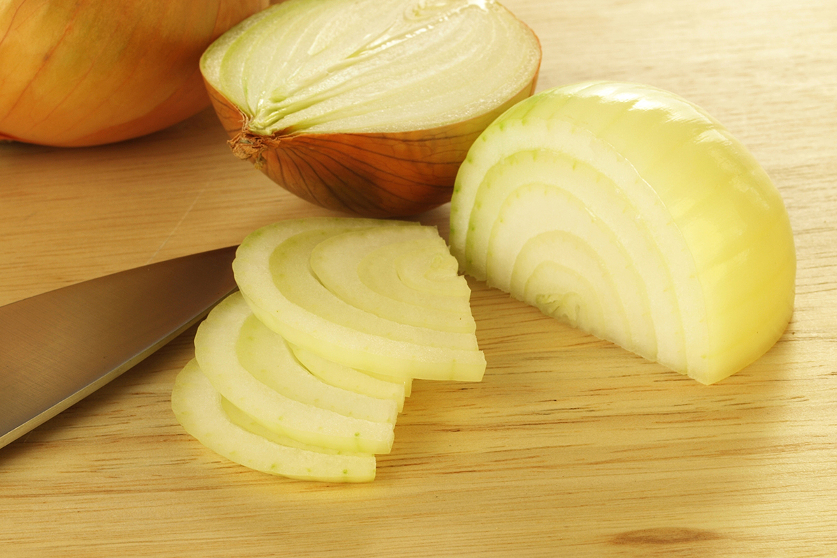Recent onion prices have been an initial rise followed by a decline due ...