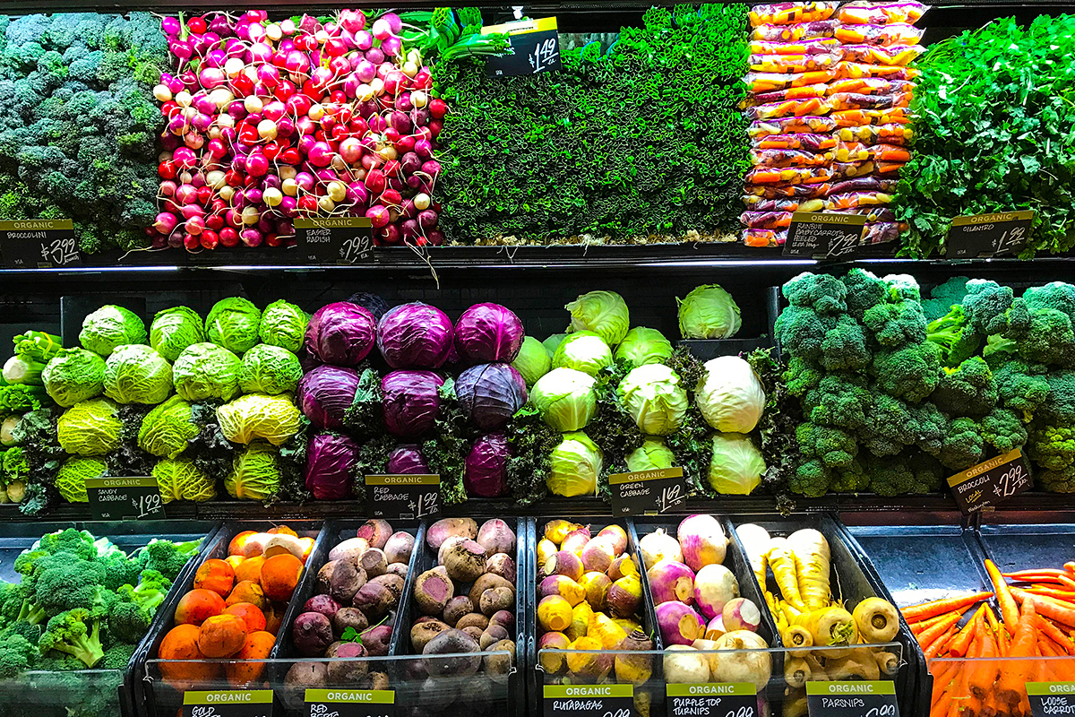 U.S. food spending shifts toward eating out and delivery